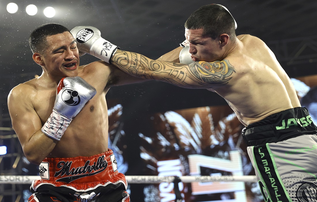 Max Boxing - Sub Lead - Gabriel Flores Jr. knocks Jason Velez down ...