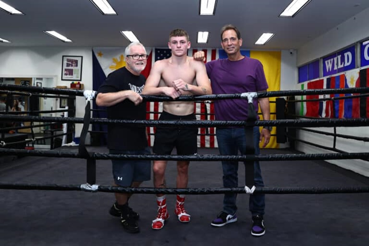 Max Boxing - News - Young and rising - Callum Walsh