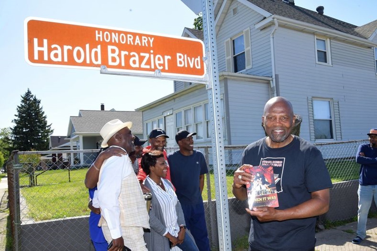 Max Boxing - News - Harold Brazier honored